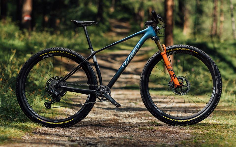 Lanzamiento oficial de la hardtail Wilier Triestina USMA SLR: una escaladora tope de gama basada ...
